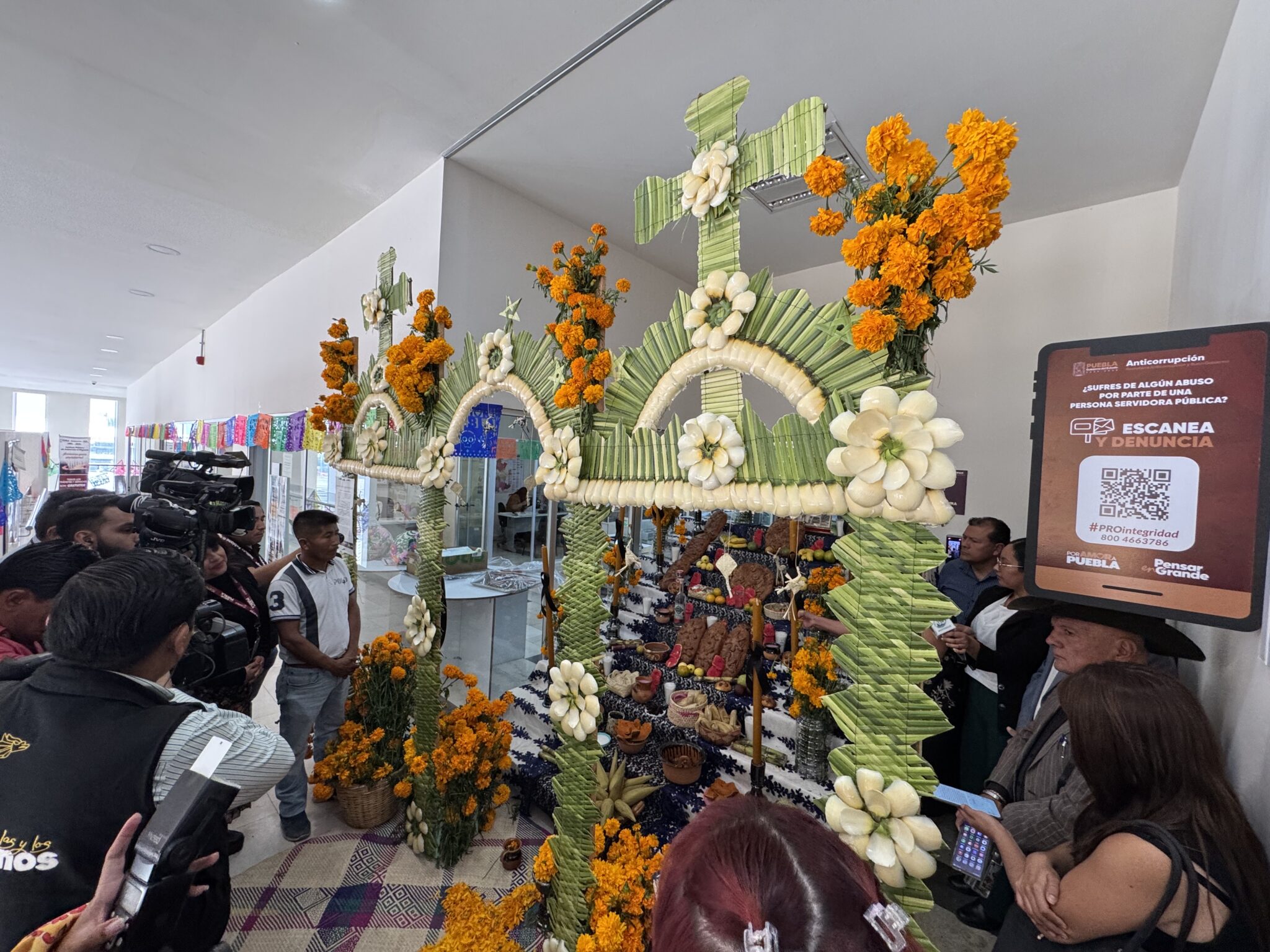 Inauguran Muestra de Ofrendas de Santa Inés Ahuatempan en el IPAM ...